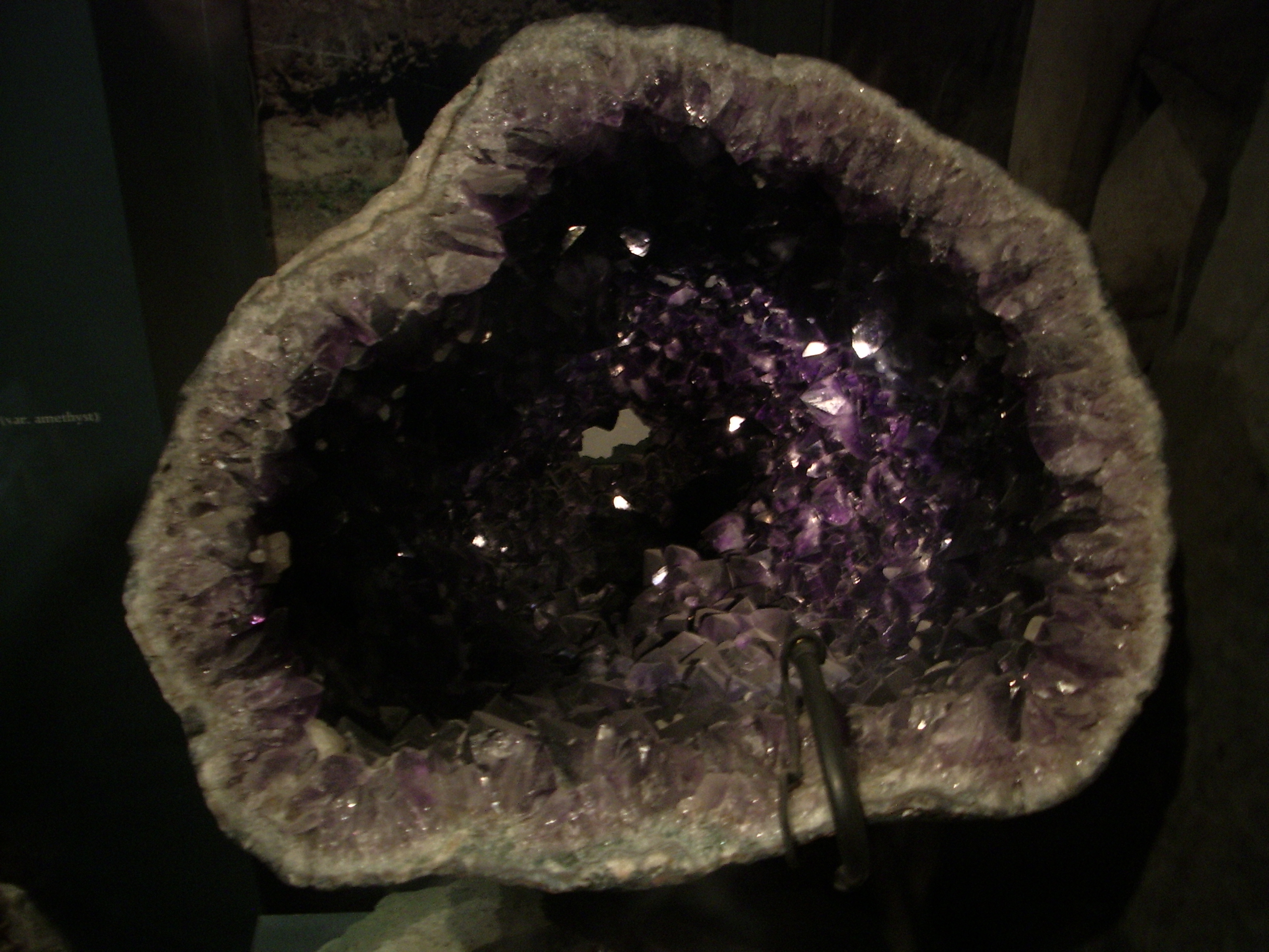 Huge Geode at the Smithsonian Museum of Natural History – FeelingElephants